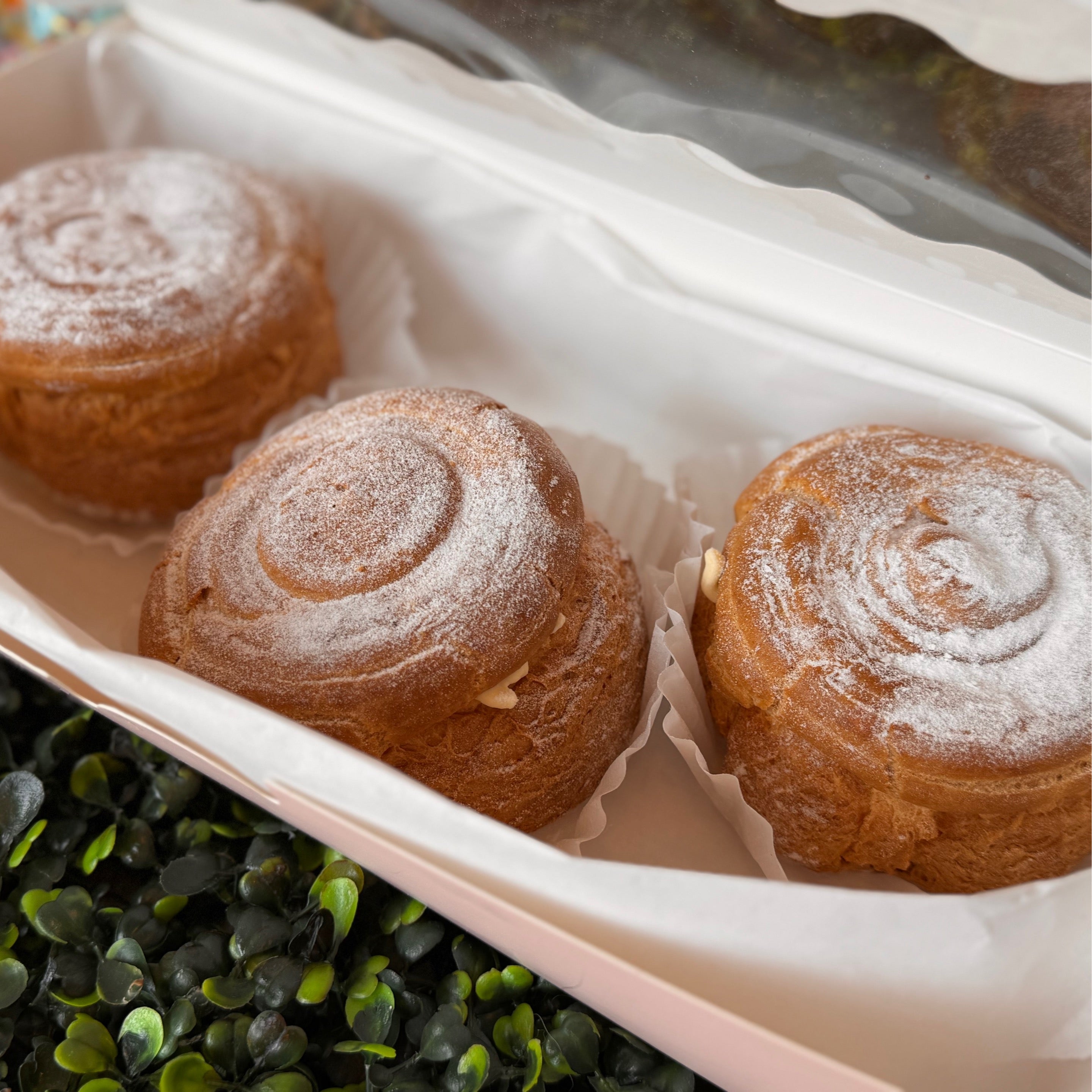 Cream Puff Gift Set (3) | FUJI BAKERY Seattle